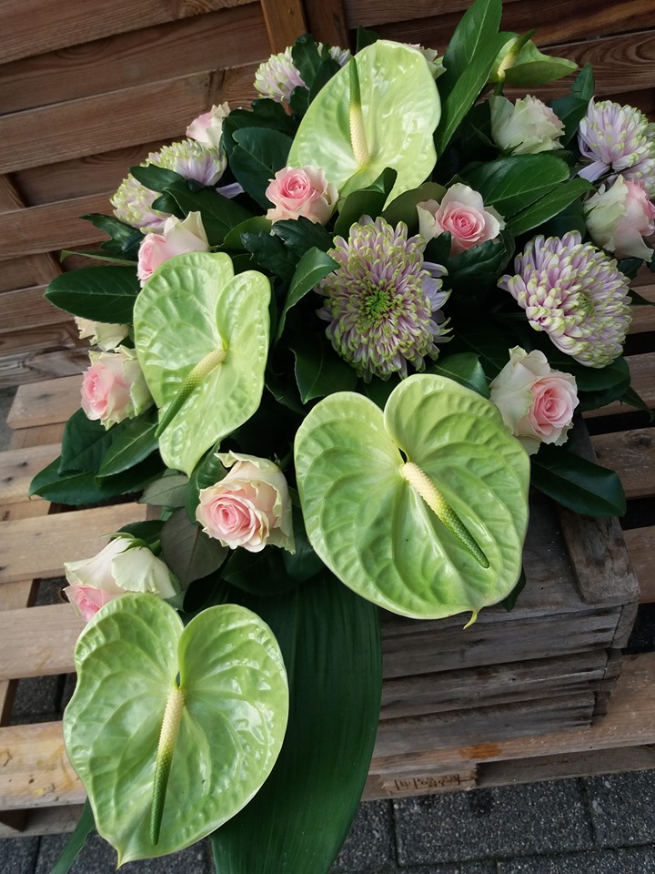 Grafwerk en Rouwkransen - 't Meiklokje Hechtel-Eksel - Bloemisterij